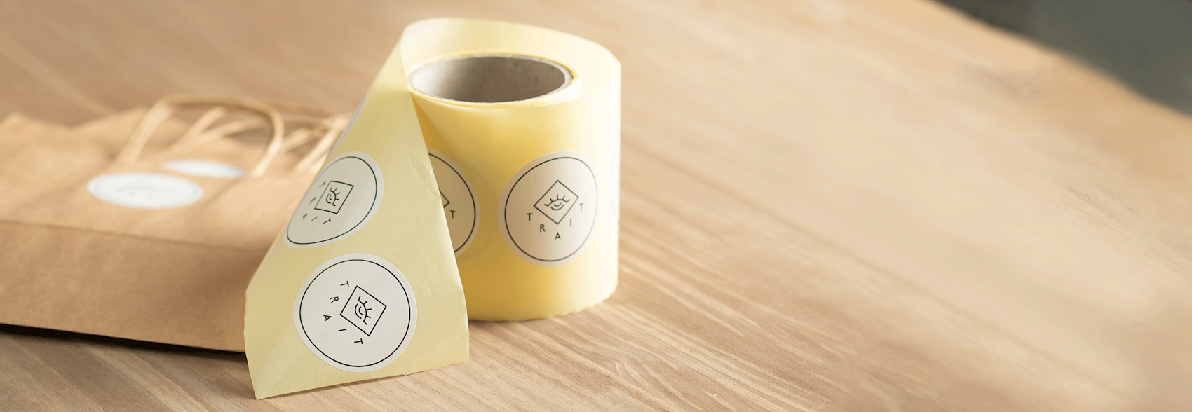 Étiquettes en rouleau, rouleau de stickers personnalisés | VistaPrint
