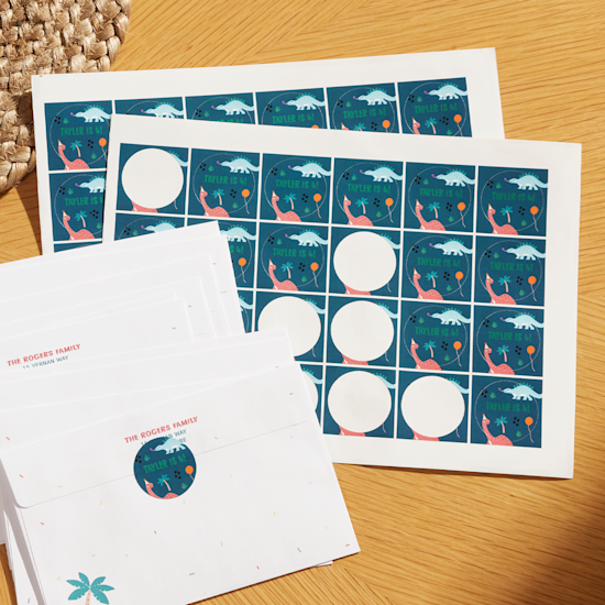 Personalised Birthday Invitations & Decorations | VistaPrint UK