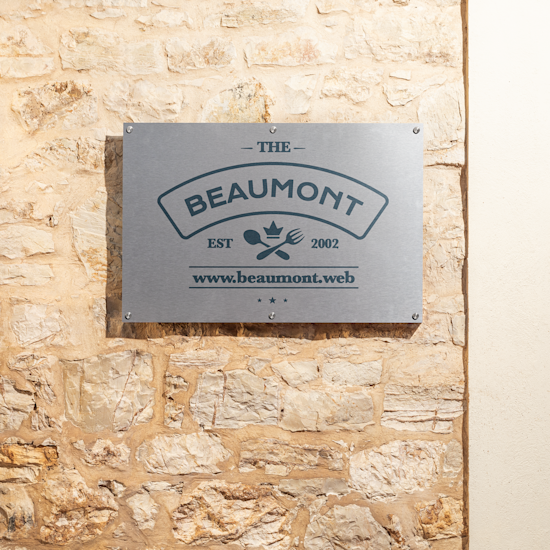 Personalised Outdoor Advertising & Outdoor Signs | VistaPrint