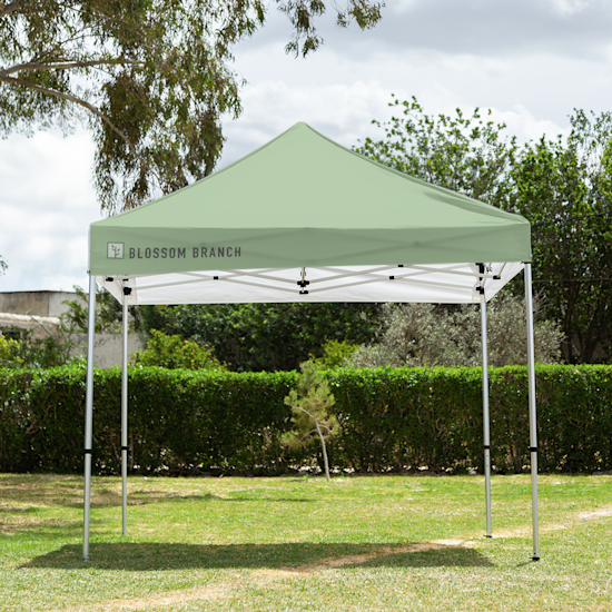 Personalised Outdoor Advertising & Outdoor Signs | VistaPrint