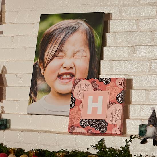 Photo Gifts: Personalised gifts, mugs and books | Vistaprint SG