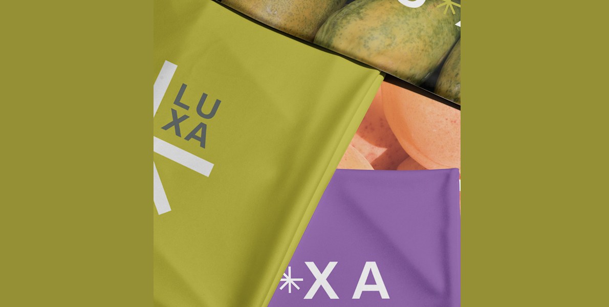 Custom Case-to Podium Kits | VistaPrint Canada