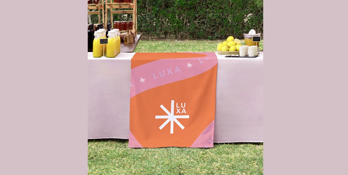 Custom Table Runners, Table Runners with Logo | VistaPrint Canada