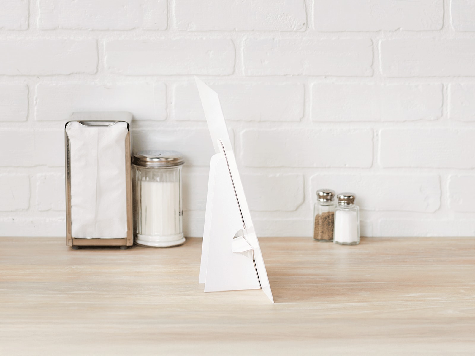 Tabletop Signs: Mounted Tabletops | VistaPrint Canada