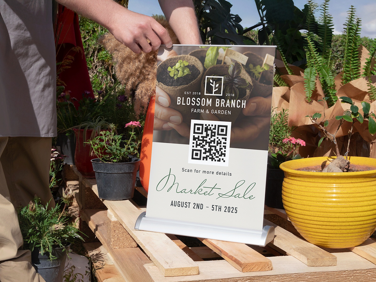 Tabletop Signs, Tabletop Retractable Banners | Vistaprint CA