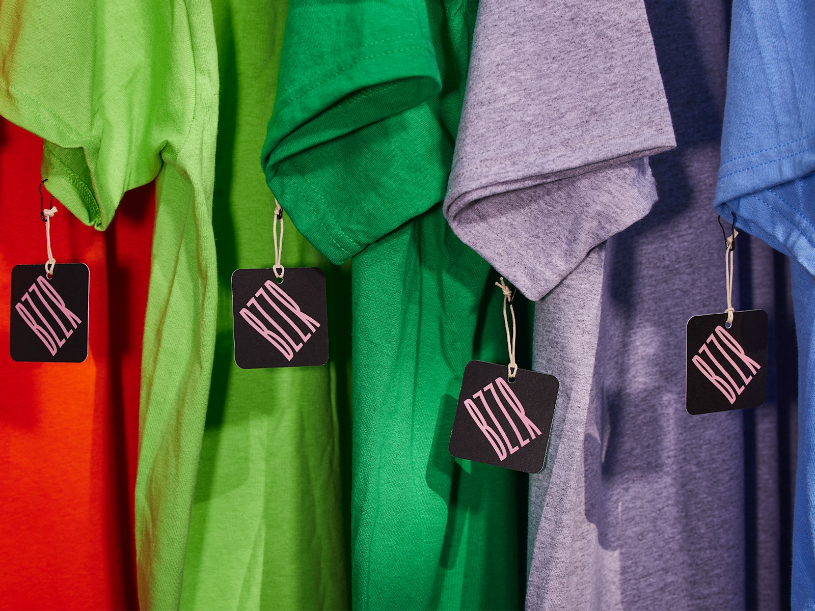 Custom Hang Tags, Clothing Tags & Product Tags | Vistaprint IE