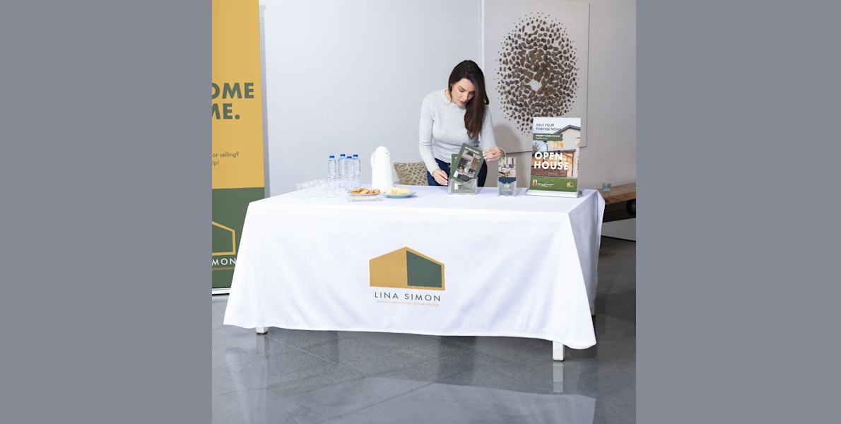 Custom Tablecloths, Fitted Tablecloths with Logo | VistaPrint