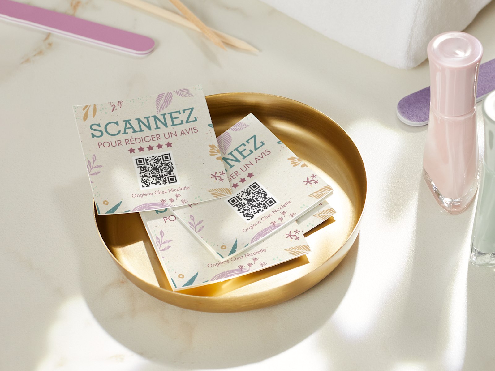 Stickers carrés personnalisés | VistaPrint