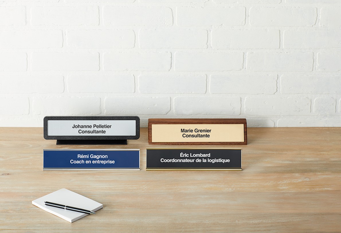 Plaques nominatives de bureau | VistaPrint Canada