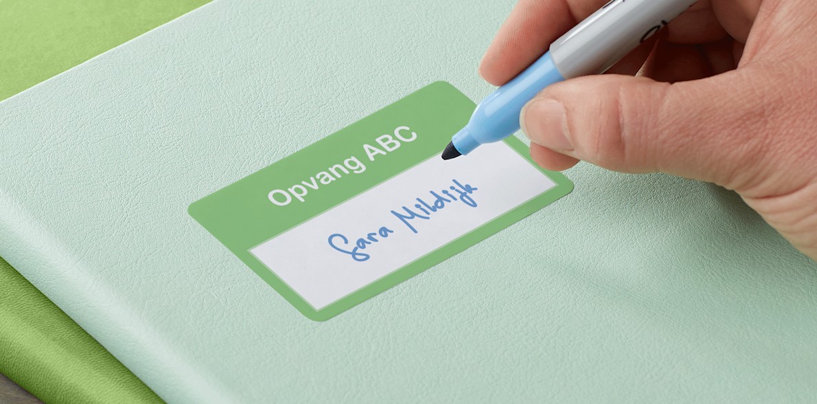 Bedrukte naamkaartjes en zelfklevende naamstickers | VistaPrint