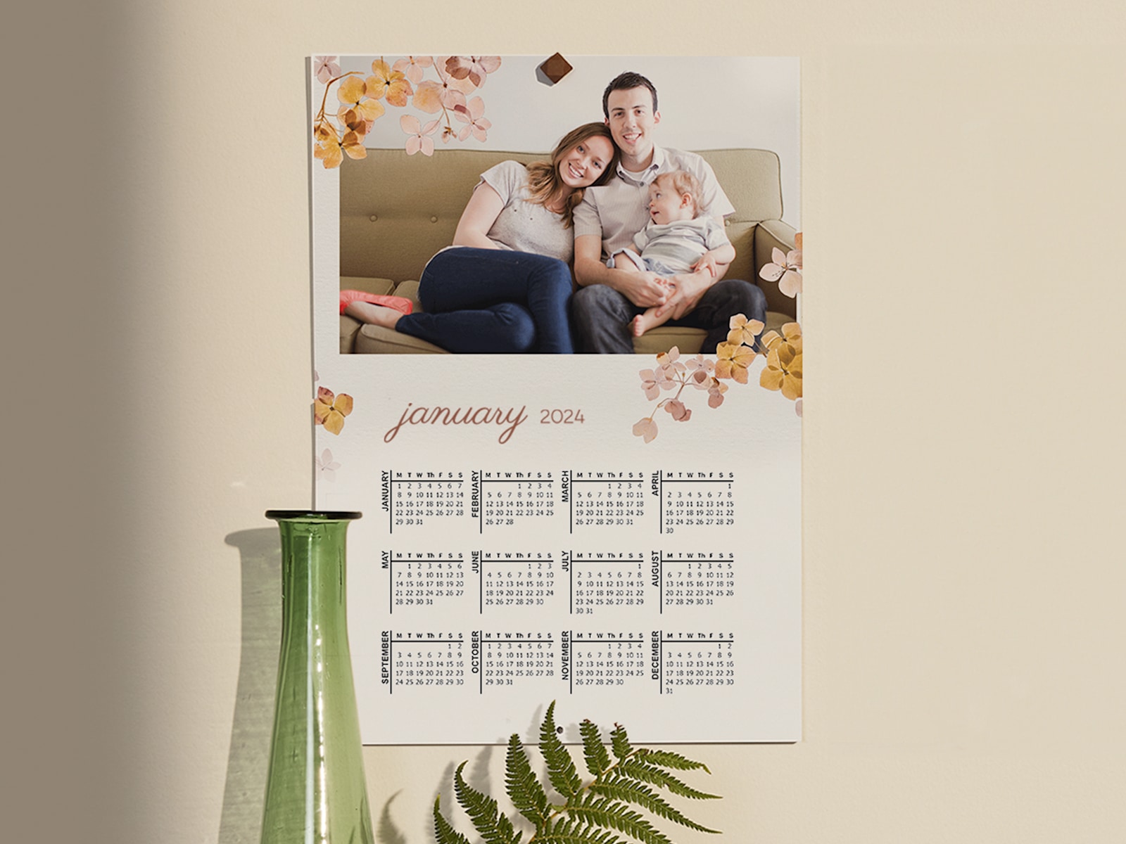 Personalised Poster Calendars 2024 with photos | VistaPrint AU