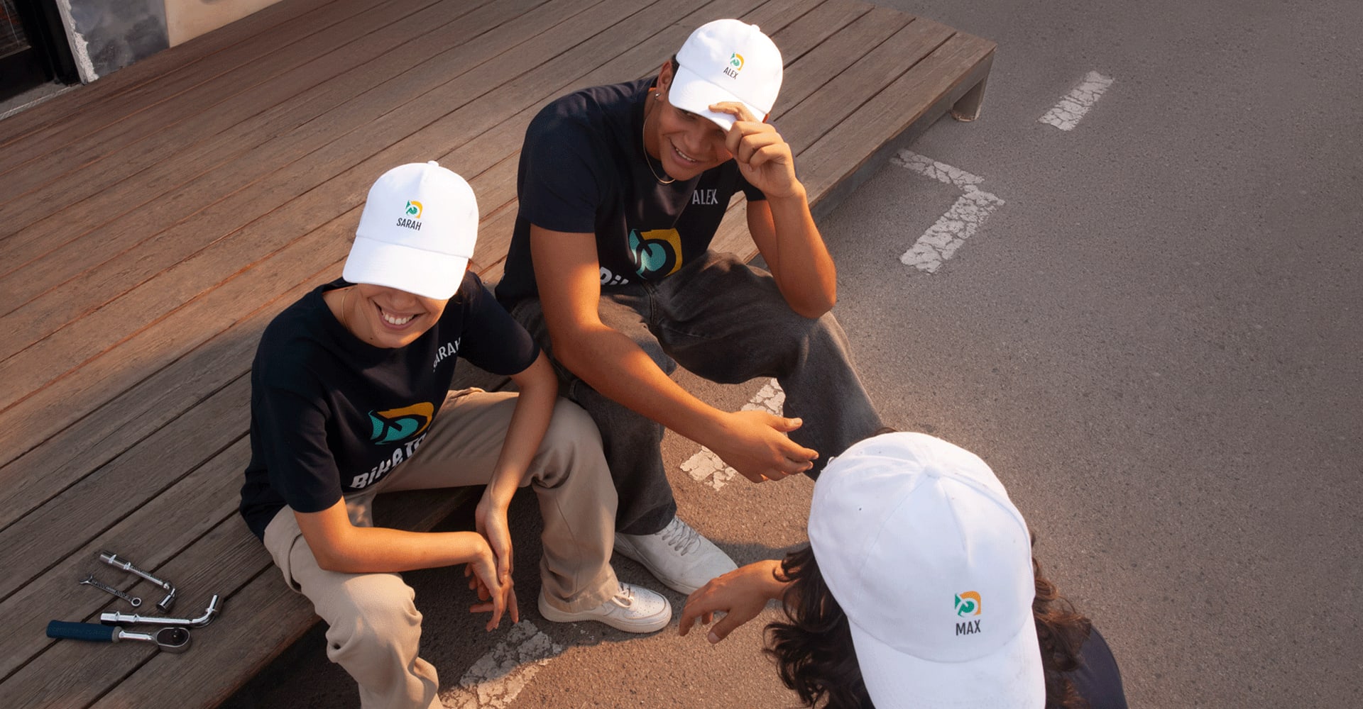 Tøj og tasker med logo: Specialfremstillet beklædning og tasker med ...