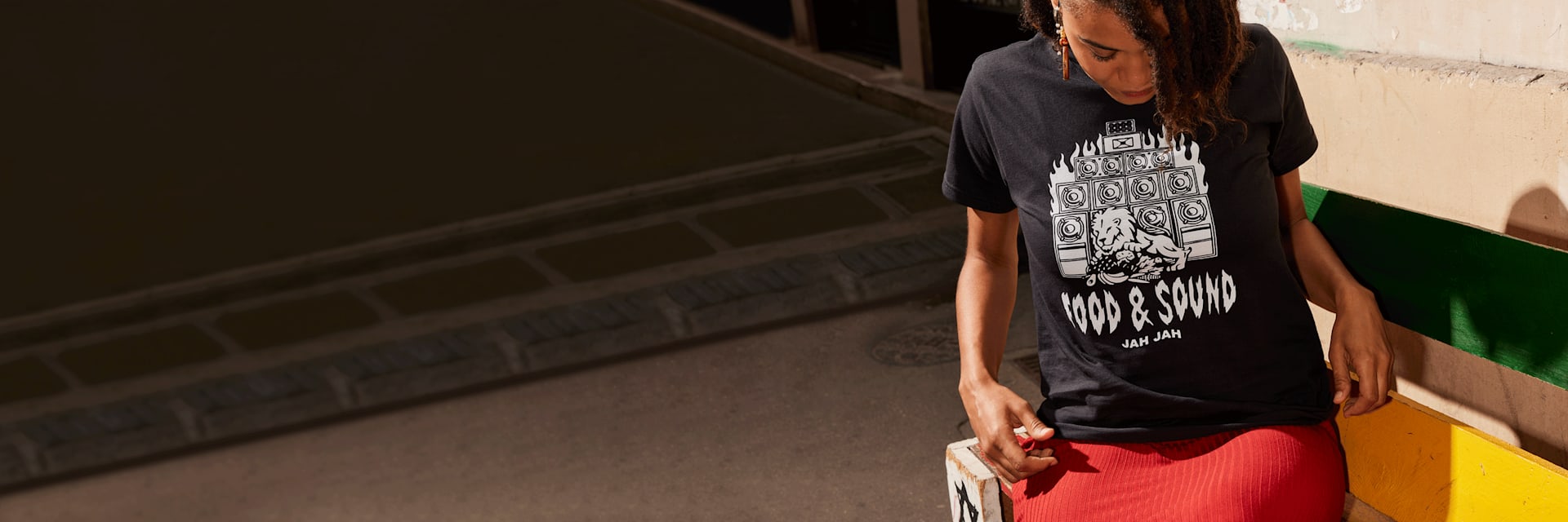 Custom clothing & bags: create branded clothing & apparel | Vistaprint