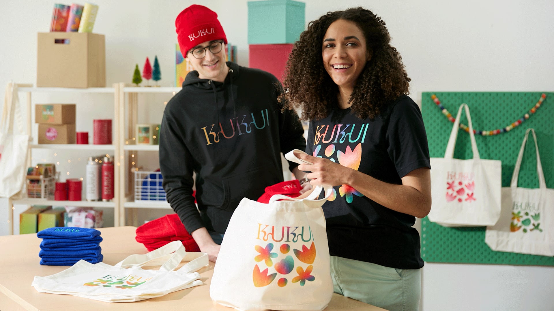 Custom clothing & bags: create branded clothing & apparel | Vistaprint