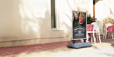 Selbst gestaltete Werbedisplays: Gestalten Sie Ihre eigenen Werbesäulen | VistaPrint